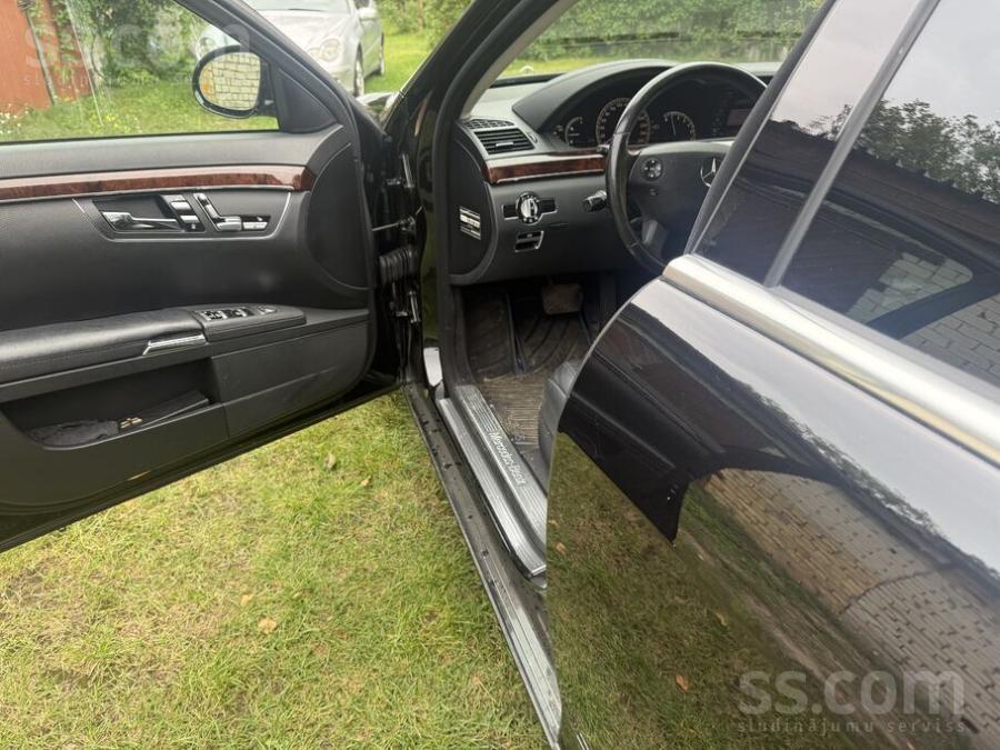 Melns Mercedes-Benz S 320 2009 Liepāja, ar dzinēja tilpumu 3.00 L un nobraukumu 234 tūkst. km par 6999 €, foto 10 vietnē AUTOMOTO.COM.LV