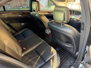 Melns Mercedes-Benz S 320 2009 Liepāja, ar dzinēja tilpumu 3.00 L un nobraukumu 234 tūkst. km par 6999 €, foto 14 vietnē AUTOMOTO.COM.LV