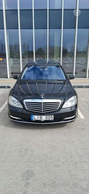 Black Mercedes-Benz S 320 2011 in Vilnius, with an engine capacity of 2.99 L and mileage of 363 thousand km for 8500 €, photo 7 on AUTOMOTO.COM.LV