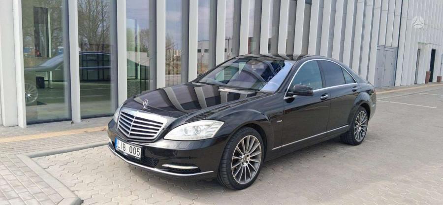 Black Mercedes-Benz S 320 2011 in Vilnius, with an engine capacity of 2.99 L and mileage of 363 thousand km for 8500 €, photo 8 on AUTOMOTO.COM.LV