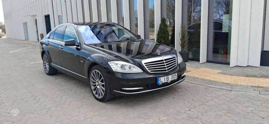 Black Mercedes-Benz S 320 2011 in Vilnius, with an engine capacity of 2.99 L and mileage of 363 thousand km for 8500 €, photo 10 on AUTOMOTO.COM.LV