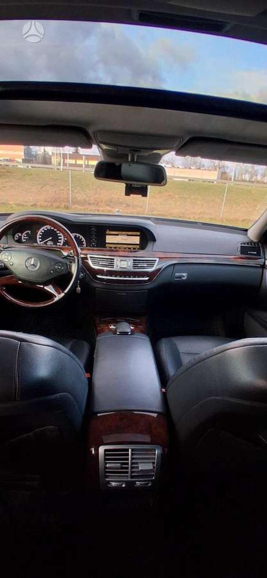 Black Mercedes-Benz S 320 2011 in Vilnius, with an engine capacity of 2.99 L and mileage of 363 thousand km for 8500 €, photo 14 on AUTOMOTO.COM.LV