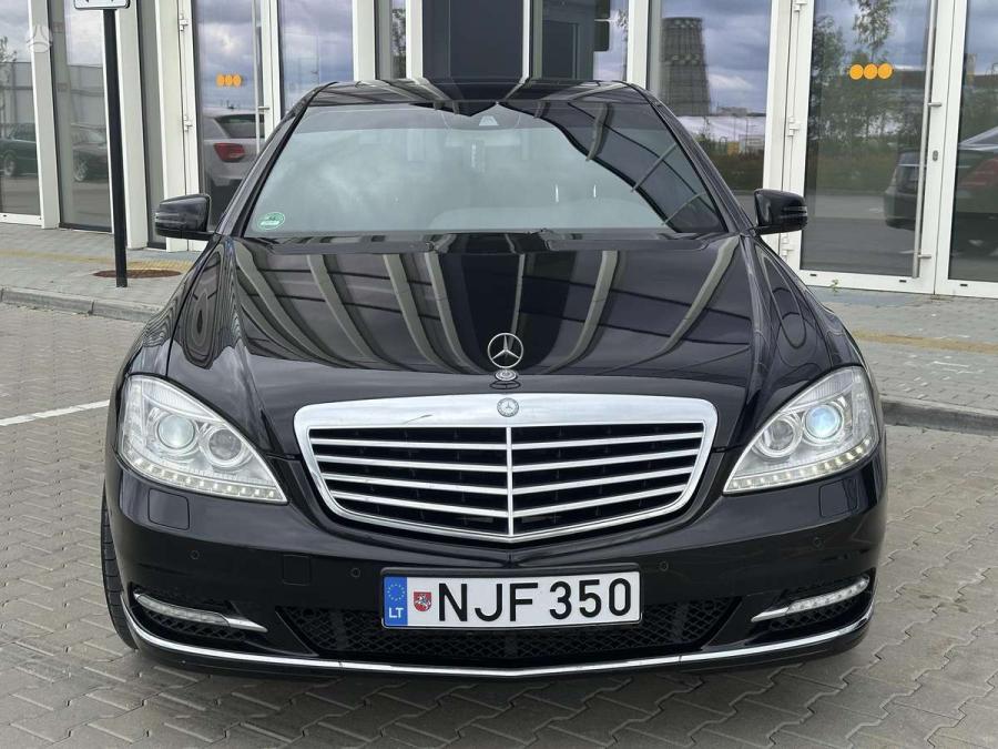 Melns Mercedes-Benz S 320 2012 Viļņa, ar dzinēja tilpumu 0.00 L un nobraukumu 335 tūkst. km par 10000 €, foto 3 vietnē AUTOMOTO.COM.LV