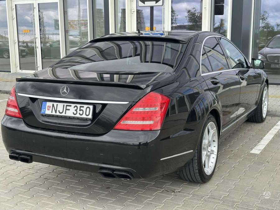 Melns Mercedes-Benz S 320 2012 Viļņa, ar dzinēja tilpumu 0.00 L un nobraukumu 335 tūkst. km par 10000 €, foto 5 vietnē AUTOMOTO.COM.LV