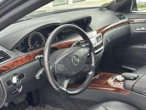 Melns Mercedes-Benz S 320 2012 Viļņa, ar dzinēja tilpumu 0.00 L un nobraukumu 335 tūkst. km par 10000 €, foto 9 vietnē AUTOMOTO.COM.LV