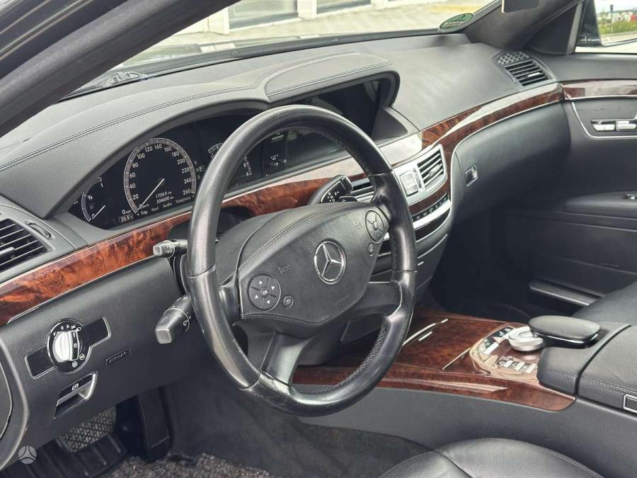 Melns Mercedes-Benz S 320 2012 Viļņa, ar dzinēja tilpumu 0.00 L un nobraukumu 335 tūkst. km par 10000 €, foto 9 vietnē AUTOMOTO.COM.LV