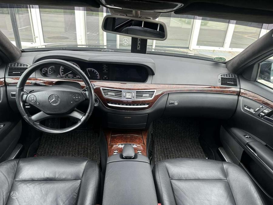 Melns Mercedes-Benz S 320 2012 Viļņa, ar dzinēja tilpumu 0.00 L un nobraukumu 335 tūkst. km par 10000 €, foto 15 vietnē AUTOMOTO.COM.LV