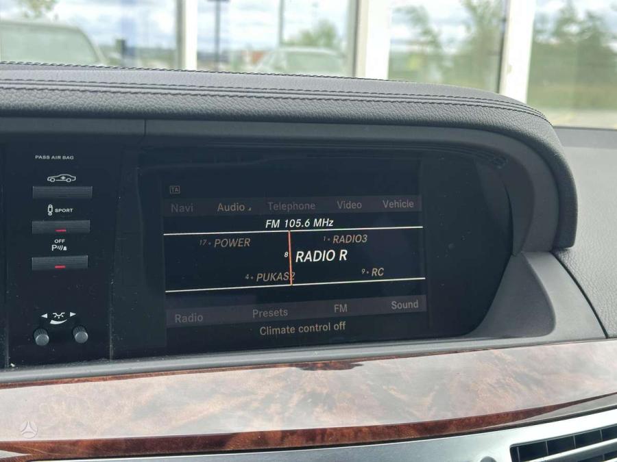 Melns Mercedes-Benz S 320 2012 Viļņa, ar dzinēja tilpumu 0.00 L un nobraukumu 335 tūkst. km par 10000 €, foto 20 vietnē AUTOMOTO.COM.LV