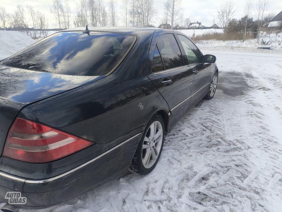 Blue Mercedes-Benz S 320 2000 in Vilnius, with an engine capacity of 3.20 L and mileage of 434 thousand km for 2400 €, photo 3 on AUTOMOTO.COM.LV