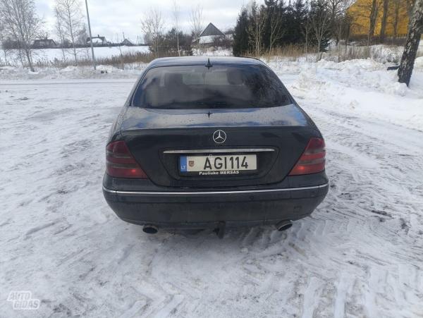 Blue Mercedes-Benz S 320 2000 in Vilnius, with an engine capacity of 3.20 L and mileage of 434 thousand km for 1850 €, photo 7 on AUTOMOTO.COM.LV