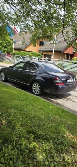 Blue Mercedes-Benz S 320 2007 in Riga, with an engine capacity of 3.00 L and mileage of 290 thousand km for 5250 €, photo  on AUTOMOTO.COM.LV