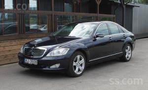 Синий Мерседес С 320 2007 в Рига, объемом двигателя 3.00 л и пробегом 0 тыс. км за 5550 €, фото 4 на AUTOMOTO.COM.LV