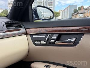 Zils Mercedes-Benz S 320 2007 Rīga, ar dzinēja tilpumu 3.00 L un nobraukumu 0 tūkst. km par 5999 €, foto 28 vietnē AUTOMOTO.COM.LV