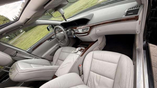 Zils Mercedes-Benz S 320 2009 Kaišiadorys, ar dzinēja tilpumu 2.99 L un nobraukumu 363 tūkst. km par 4999 €, foto 8 vietnē AUTOMOTO.COM.LV