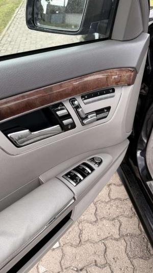 Zils Mercedes-Benz S 320 2009 Kaišiadorys, ar dzinēja tilpumu 2.99 L un nobraukumu 363 tūkst. km par 4999 €, foto 15 vietnē AUTOMOTO.COM.LV