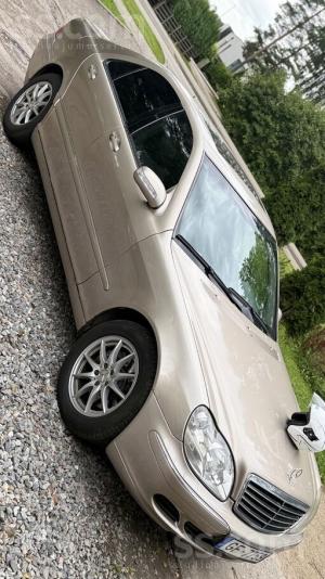 Brown Mercedes-Benz S 320 2003 in Riga, with an engine capacity of 3.20 L and mileage of 490 thousand km for 2500 €, photo 3 on AUTOMOTO.COM.LV