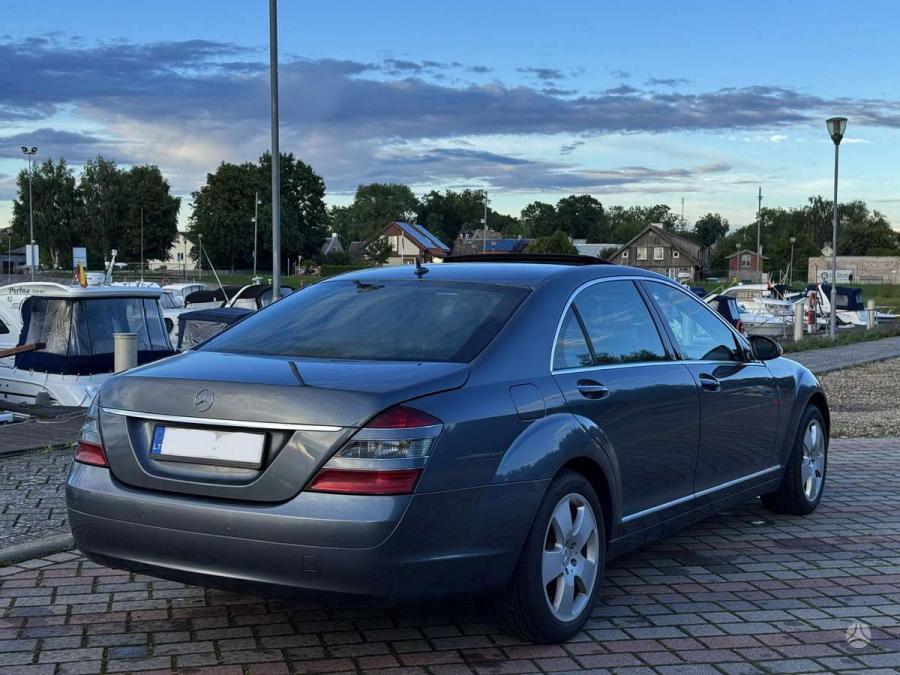 Pelēks Mercedes-Benz S 320 2006 Šilutė, ar dzinēja tilpumu 3.00 L un nobraukumu 316 tūkst. km par 4450 €, foto 4 vietnē AUTOMOTO.COM.LV