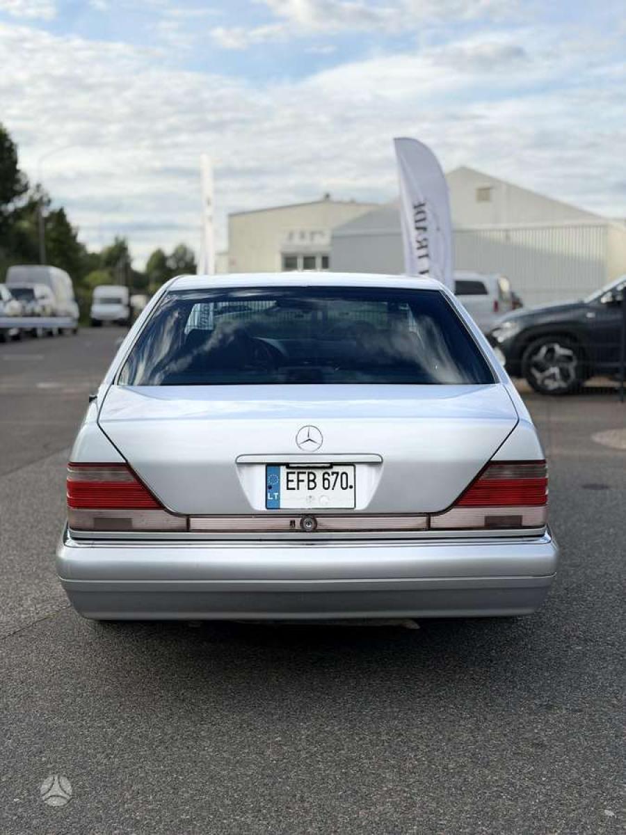 Grey Mercedes-Benz S 320 1997 in Vilnius, with an engine capacity of 3.20 L and mileage of 248 thousand km for 5250 €, photo 7 on AUTOMOTO.COM.LV