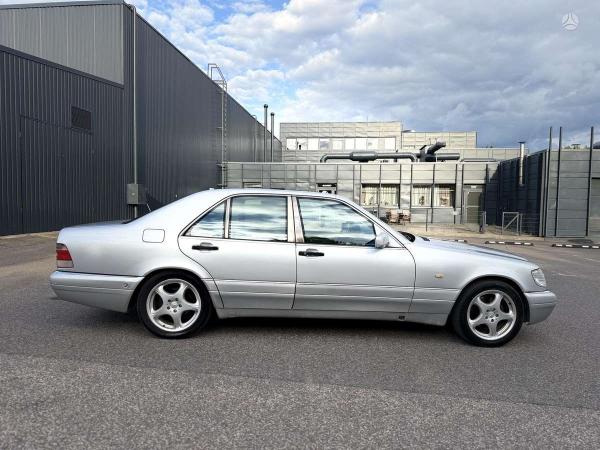 Grey Mercedes-Benz S 320 1997 in Vilnius, with an engine capacity of 3.20 L and mileage of 248 thousand km for 5250 €, photo 8 on AUTOMOTO.COM.LV
