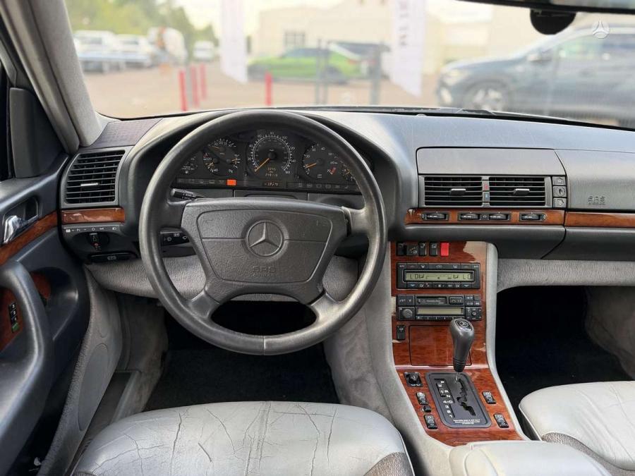 Grey Mercedes-Benz S 320 1997 in Vilnius, with an engine capacity of 3.20 L and mileage of 248 thousand km for 5250 €, photo 11 on AUTOMOTO.COM.LV