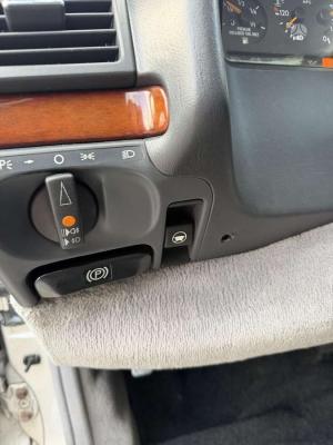 Grey Mercedes-Benz S 320 1997 in Vilnius, with an engine capacity of 3.20 L and mileage of 248 thousand km for 5250 €, photo 16 on AUTOMOTO.COM.LV