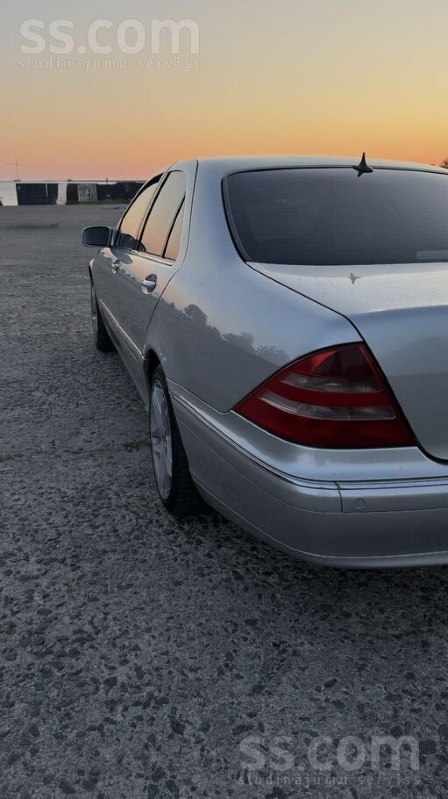 Pelēks Mercedes-Benz S 320 2000 Liepāja, ar dzinēja tilpumu 3.20 L un nobraukumu 453 tūkst. km par 3500 €, foto 5 vietnē AUTOMOTO.COM.LV