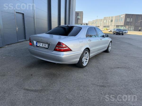 Grey Mercedes-Benz S 320 2001 in Riga, with an engine capacity of 3.20 L and mileage of 260 thousand km for 4500 €, photo 4 on AUTOMOTO.COM.LV