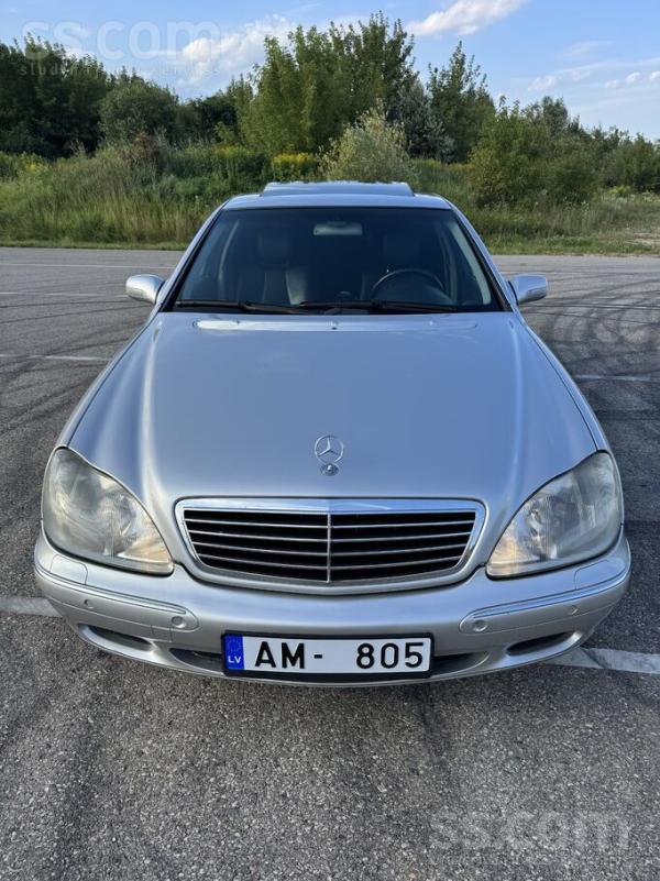 Grey Mercedes-Benz S 320 2001 in Daugavpils, with an engine capacity of 3.20 L and mileage of 307 thousand km for 3950 €, photo 2 on AUTOMOTO.COM.LV