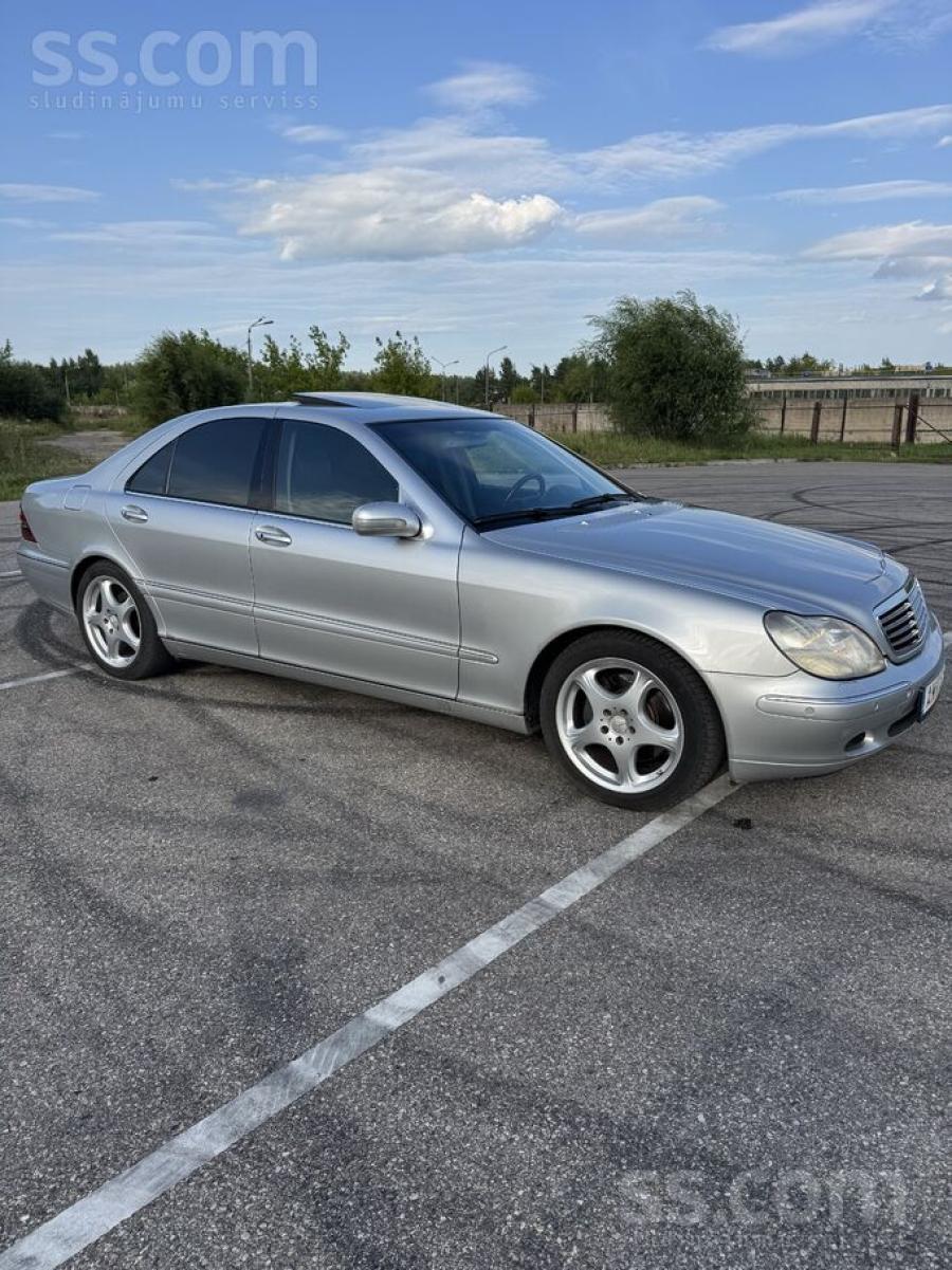 Grey Mercedes-Benz S 320 2001 in Daugavpils, with an engine capacity of 3.20 L and mileage of 307 thousand km for 3950 €, photo 4 on AUTOMOTO.COM.LV