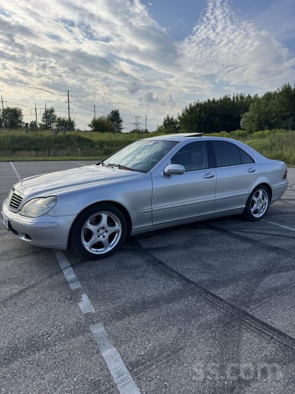 Grey Mercedes-Benz S 320 2001 in Daugavpils, with an engine capacity of 3.20 L and mileage of 307 thousand km for 3950 €, photo 4 on AUTOMOTO.COM.LV