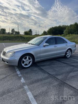 Grey Mercedes-Benz S 320 2001 in Daugavpils, with an engine capacity of 3.20 L and mileage of 307 thousand km for 3950 €, photo 5 on AUTOMOTO.COM.LV