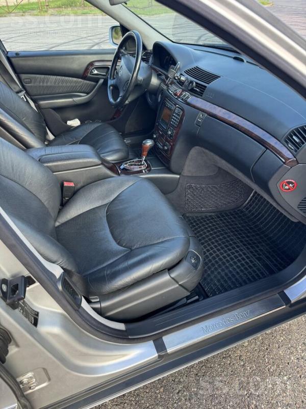 Grey Mercedes-Benz S 320 2001 in Daugavpils, with an engine capacity of 3.20 L and mileage of 307 thousand km for 3950 €, photo 7 on AUTOMOTO.COM.LV