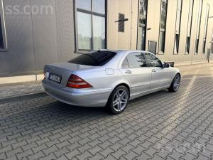 Grey Mercedes-Benz S 320 2001 in Riga, with an engine capacity of 3.20 L and mileage of 262 thousand km for 4500 €, photo 5 on AUTOMOTO.COM.LV