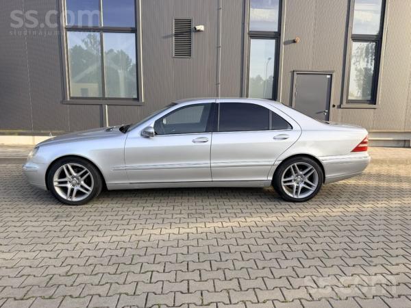 Grey Mercedes-Benz S 320 2001 in Riga, with an engine capacity of 3.20 L and mileage of 262 thousand km for 4500 €, photo 3 on AUTOMOTO.COM.LV