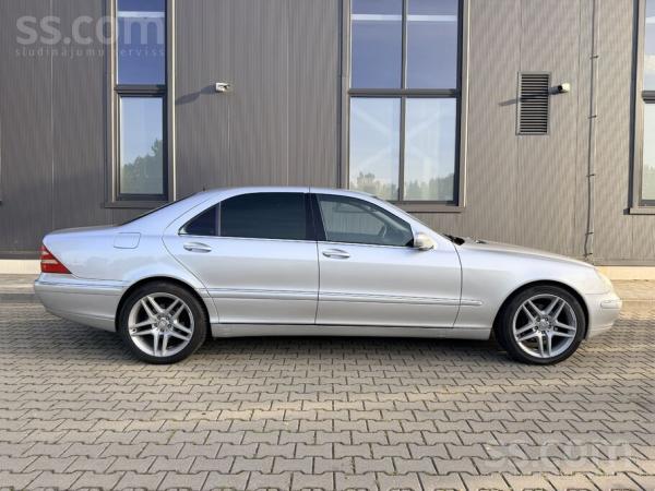 Grey Mercedes-Benz S 320 2001 in Riga, with an engine capacity of 3.20 L and mileage of 262 thousand km for 4500 €, photo 4 on AUTOMOTO.COM.LV