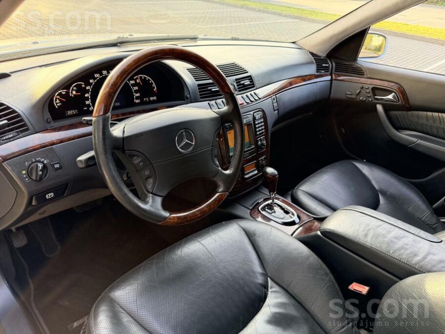 Grey Mercedes-Benz S 320 2001 in Riga, with an engine capacity of 3.20 L and mileage of 262 thousand km for 4500 €, photo 7 on AUTOMOTO.COM.LV