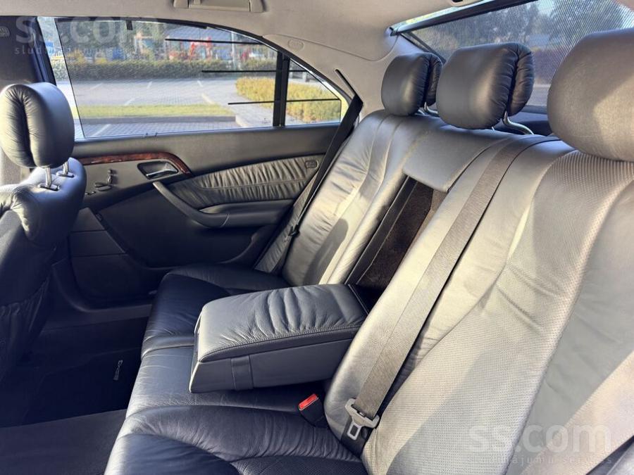 Grey Mercedes-Benz S 320 2001 in Riga, with an engine capacity of 3.20 L and mileage of 262 thousand km for 4500 €, photo 9 on AUTOMOTO.COM.LV