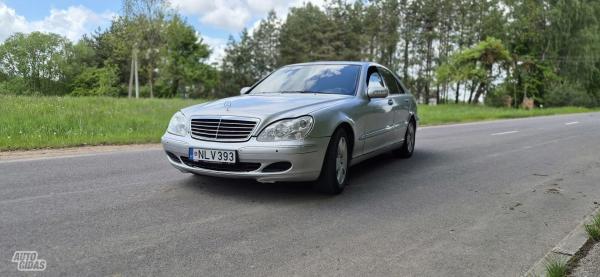 Pelēks Mercedes-Benz S 320 2003 Kauņa, ar dzinēja tilpumu 3.20 L un nobraukumu 361 tūkst. km par 1999 €, foto 1 vietnē AUTOMOTO.COM.LV