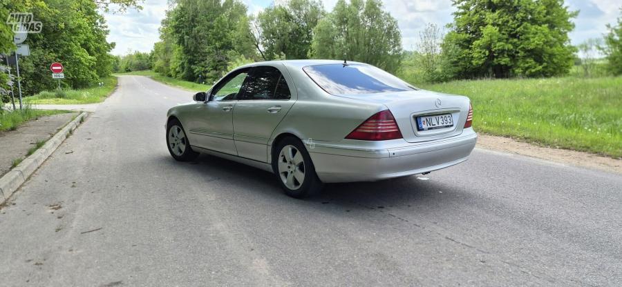 Pelēks Mercedes-Benz S 320 2003 Kauņa, ar dzinēja tilpumu 3.20 L un nobraukumu 361 tūkst. km par 1999 €, foto 5 vietnē AUTOMOTO.COM.LV