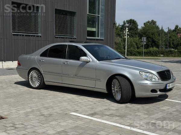 Grey Mercedes-Benz S 320 2004 in Riga, with an engine capacity of 3.20 L and mileage of 260 thousand km for 5500 €, photo 4 on AUTOMOTO.COM.LV