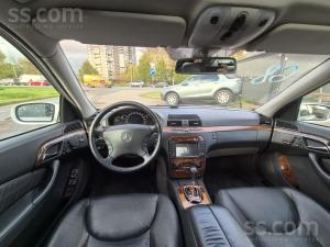 Pelēks Mercedes-Benz S 320 2004 Rīga, ar dzinēja tilpumu 3.20 L un nobraukumu 269 tūkst. km par 5590 €, foto 23 vietnē AUTOMOTO.COM.LV