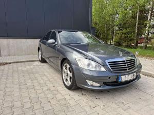 Серый Мерседес С 320 2005 в Вильнюс, объемом двигателя 2.99 л и пробегом 393 тыс. км за 3700 €, фото 5 на AUTOMOTO.COM.LV