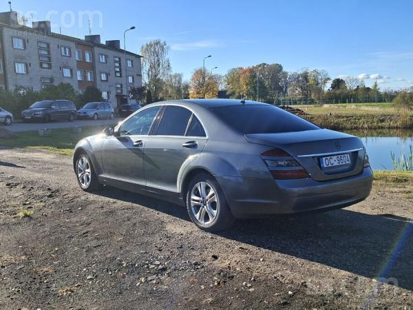 Grey Mercedes-Benz S 320 2006 in Cesis, with an engine capacity of 3.00 L and mileage of 445 thousand km for 4400 €, photo 3 on AUTOMOTO.COM.LV