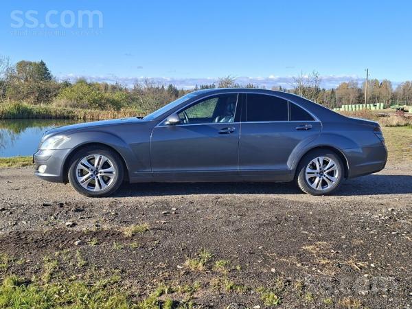 Grey Mercedes-Benz S 320 2006 in Cesis, with an engine capacity of 3.00 L and mileage of 445 thousand km for 4400 €, photo 4 on AUTOMOTO.COM.LV