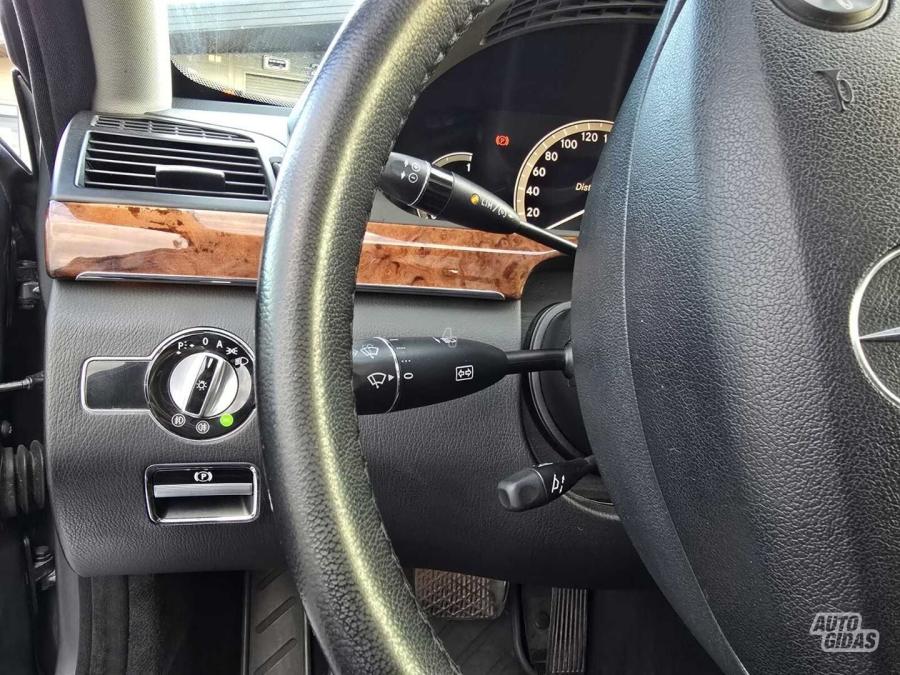 Pelēks Mercedes-Benz S 320 2006 Klaipėda, ar dzinēja tilpumu 3.20 L un nobraukumu 362 tūkst. km par 7300 €, foto 19 vietnē AUTOMOTO.COM.LV