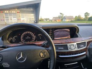 Pelēks Mercedes-Benz S 320 2006 Klaipėda, ar dzinēja tilpumu 3.20 L un nobraukumu 362 tūkst. km par 7300 €, foto 32 vietnē AUTOMOTO.COM.LV