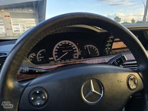 Pelēks Mercedes-Benz S 320 2006 Klaipėda, ar dzinēja tilpumu 3.20 L un nobraukumu 362 tūkst. km par 7300 €, foto 33 vietnē AUTOMOTO.COM.LV