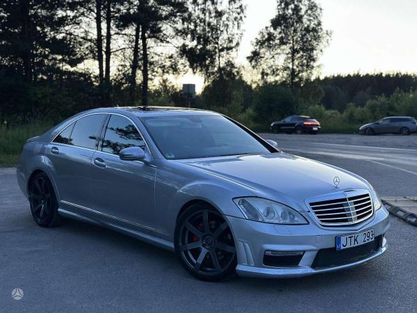 Серый Мерседес С 320 2006 в Вильнюс, объемом двигателя 3.20 л и пробегом 358 тыс. км за 4600 €, фото 3 на AUTOMOTO.COM.LV