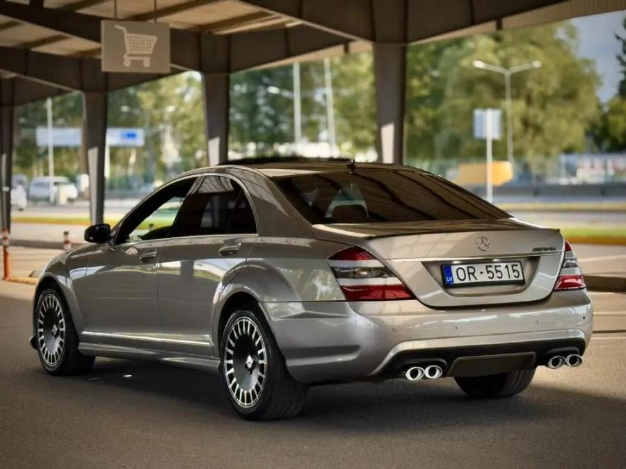 Pelēks Mercedes-Benz S 320 2006 Rīga, ar dzinēja tilpumu 3.00 L un nobraukumu 426 tūkst. km par 6500 €, foto 10 vietnē AUTOMOTO.COM.LV