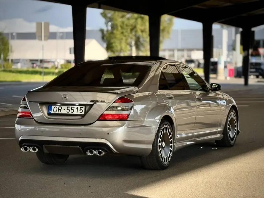 Pelēks Mercedes-Benz S 320 2006 Rīga, ar dzinēja tilpumu 3.00 L un nobraukumu 426 tūkst. km par 6500 €, foto 12 vietnē AUTOMOTO.COM.LV